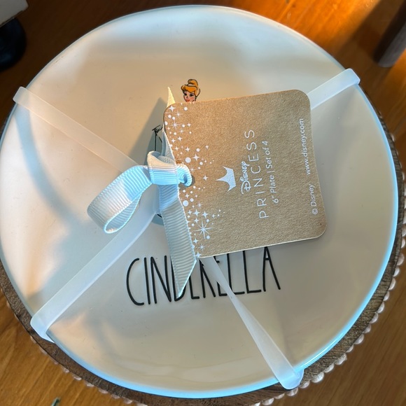 Rae Dunn | Dining | Set Of 4 Cinderella 6 Dessert Sizes Plates ...